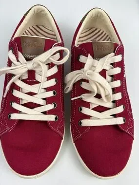 Taos Footwear | Shoes | Taos Red Canvas Star Burst Sneakers White Soles ...